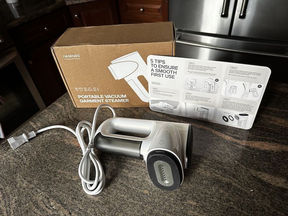 Neakasa Magic 1 Vacuum Steamer: Smooth Clothes Instantly - Gearbrain